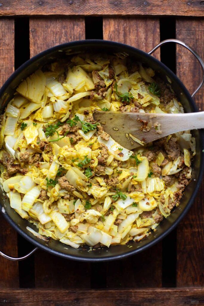 Chinakohl-Pfanne mit Hackfleisch (schnell & einfach)